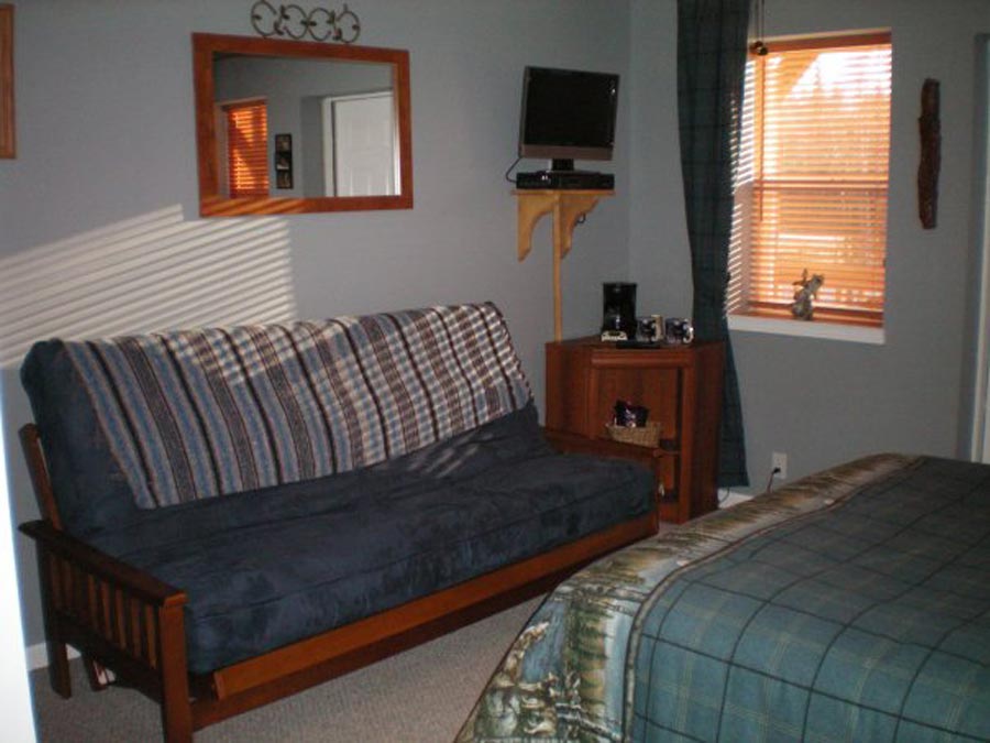 McKinley View Bed and Breakfast wolf room